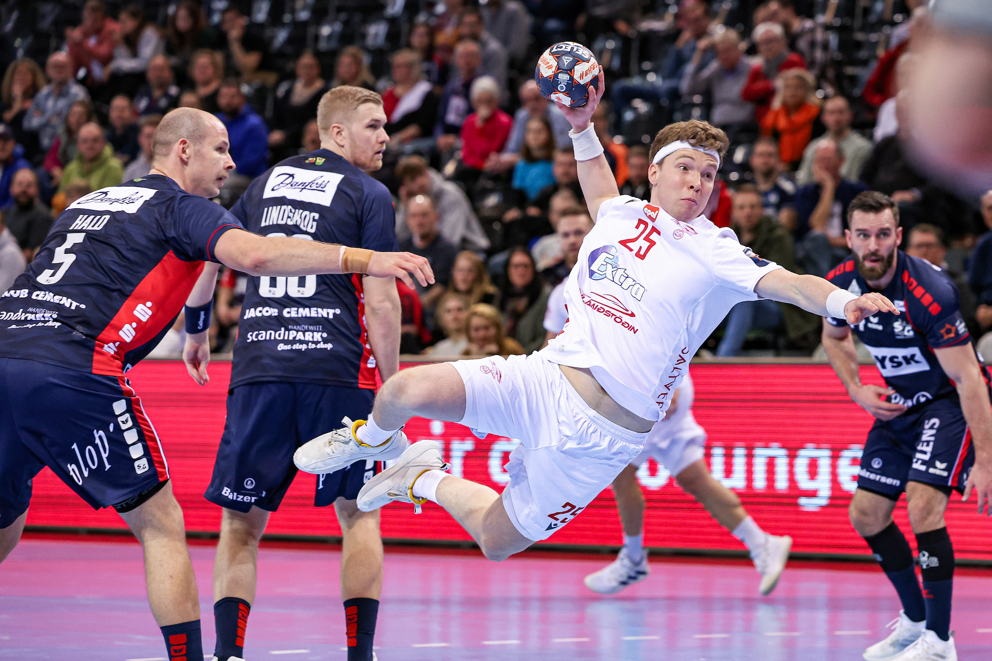 Flensburg seal Last 16 berth with win over Valur