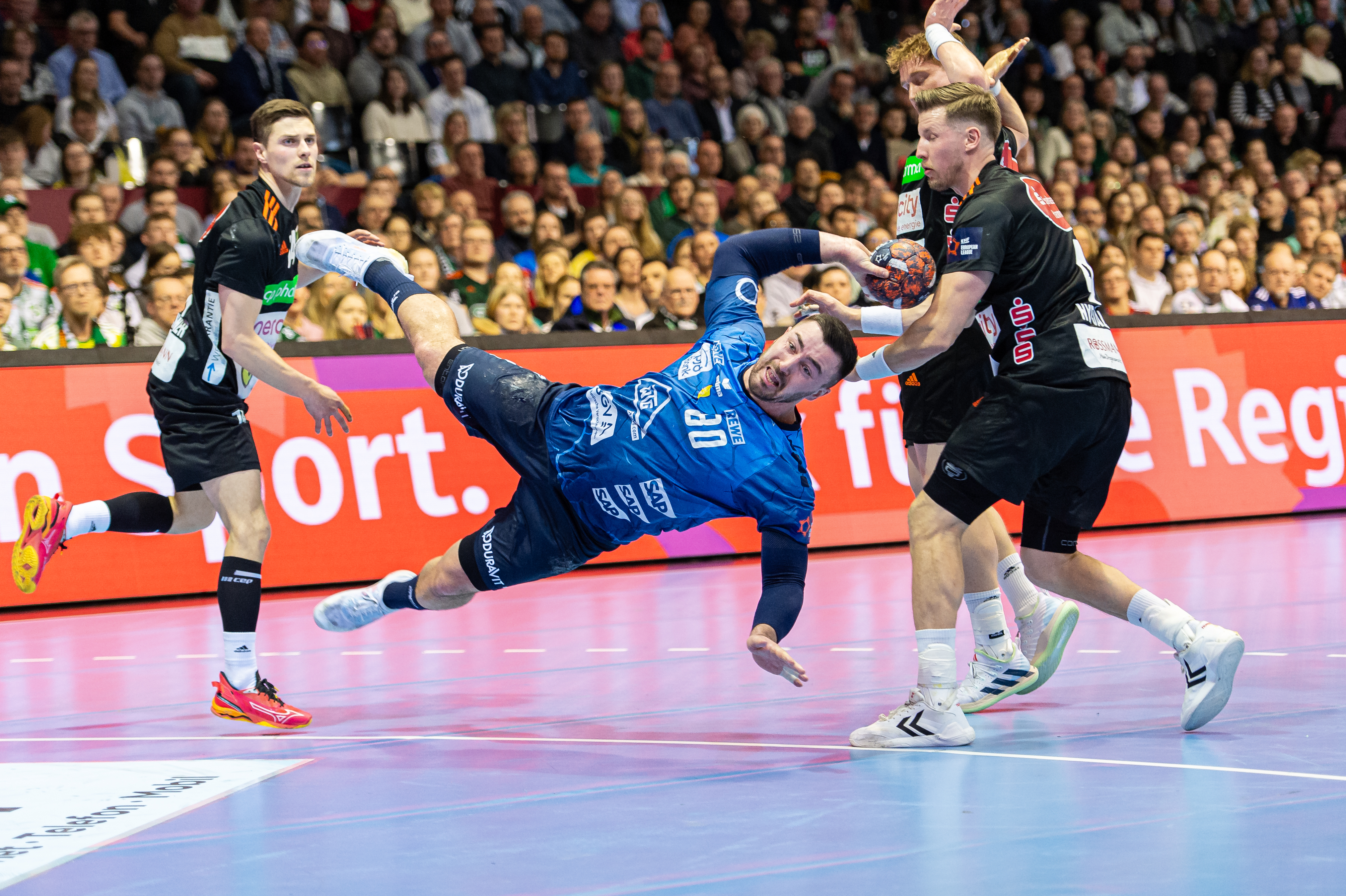 Sporting, Nantes book first quarter-final tickets