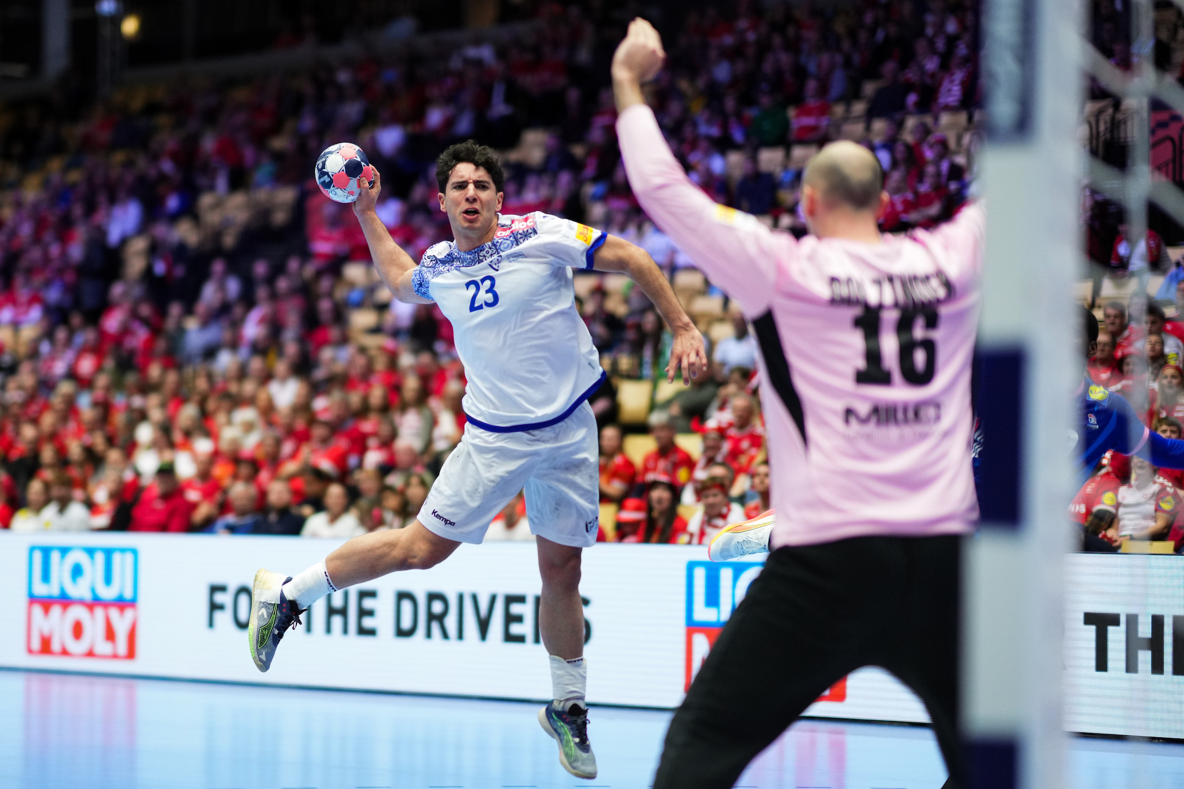 Record-breaking goal-fest hands France easy EHF EURO win over Portugal