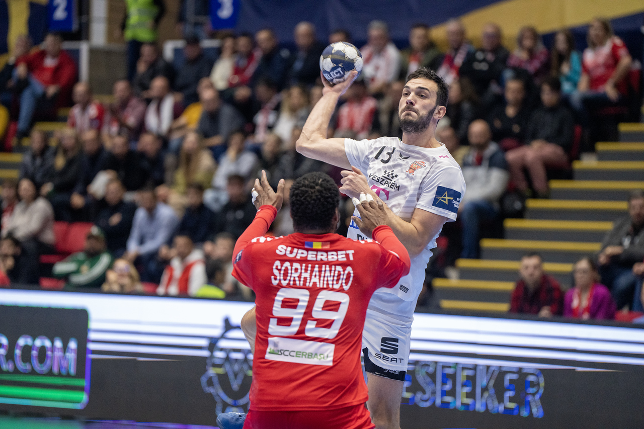 Dinamo scrape second draw in a row against Veszprém